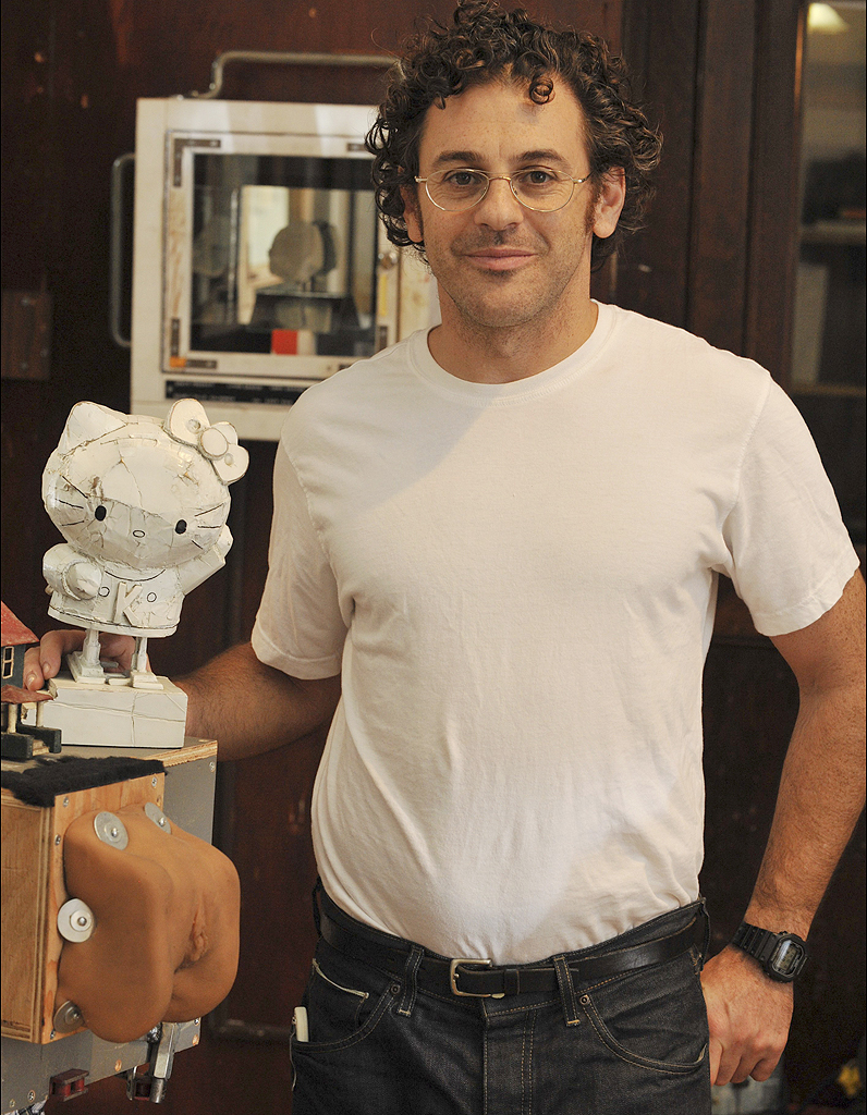 设计界的钢铁侠Tom Sachs ，凭什么说他是太空风教父